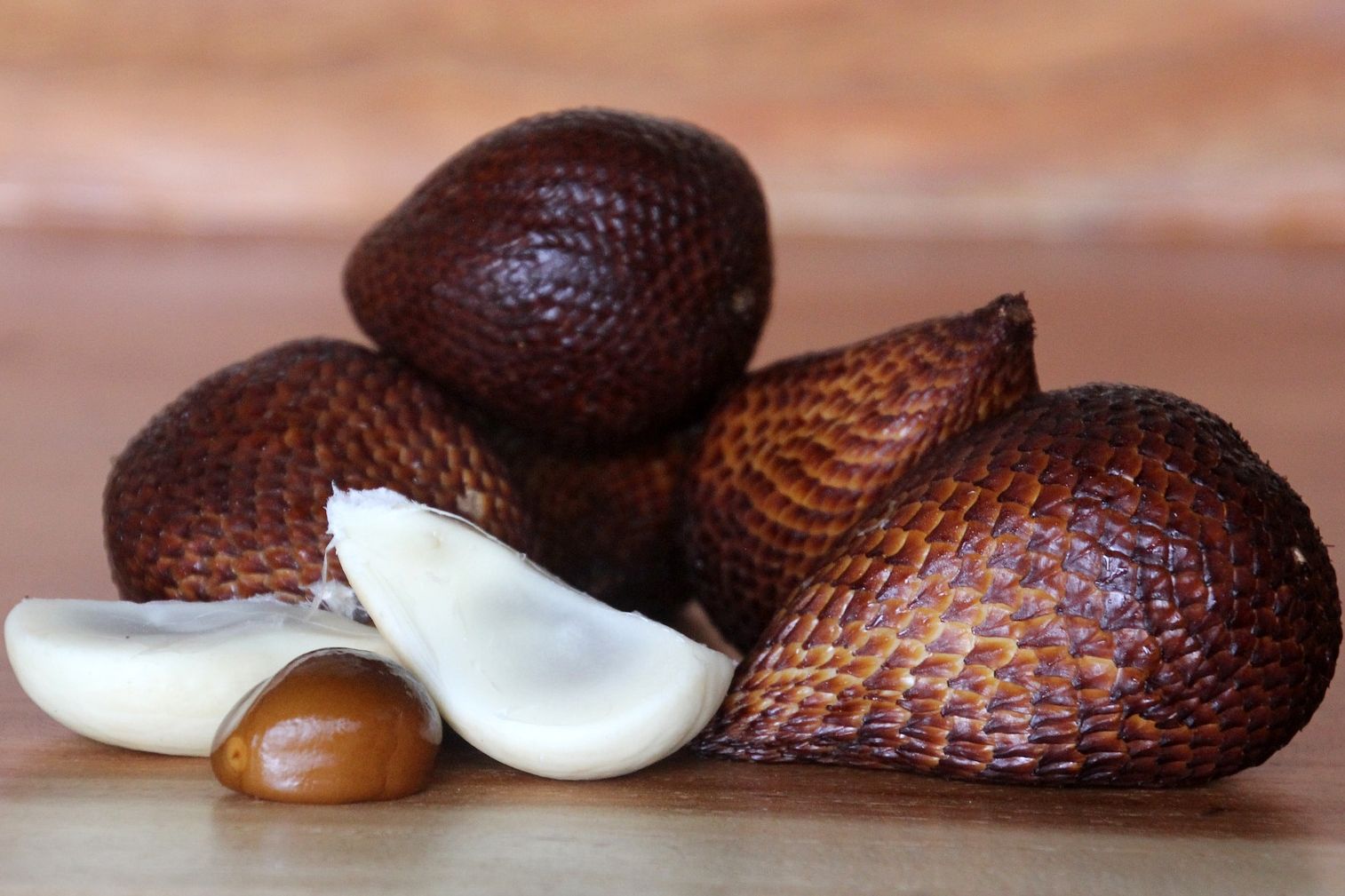 Salak, svlékněte hadí ovoce z kůže - Biolekar.cz